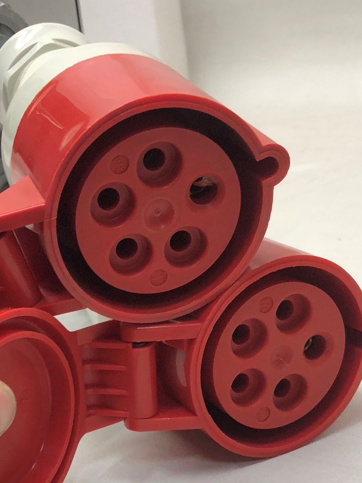 StarLine Busway Tap Bo Amp Drop Box 3ø 60-amp CBMDC225HE37-6 (2)560C6S ...