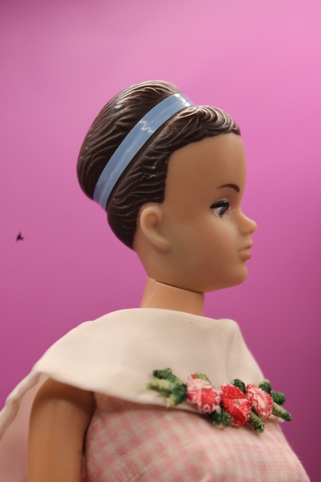 Vintage Barbie Japanese Midge Original with box, stand and booklet | eBay