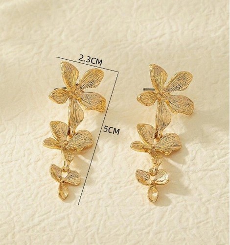 Zara new Gold long drop 3 daisies daisy flowers statement Stud Dangle earrings | eBay