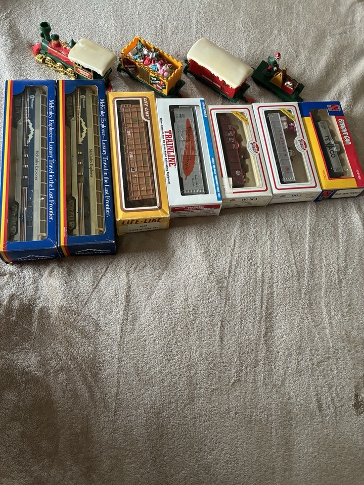 Model Power Walthers Life-Like HO Scale Train Set 8 Cars Mixed Lot 11 ...