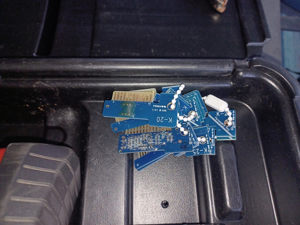 Snap-On Solus Pro Diagnostic Scanner EESC316 With Cables, Keys & Hard ...