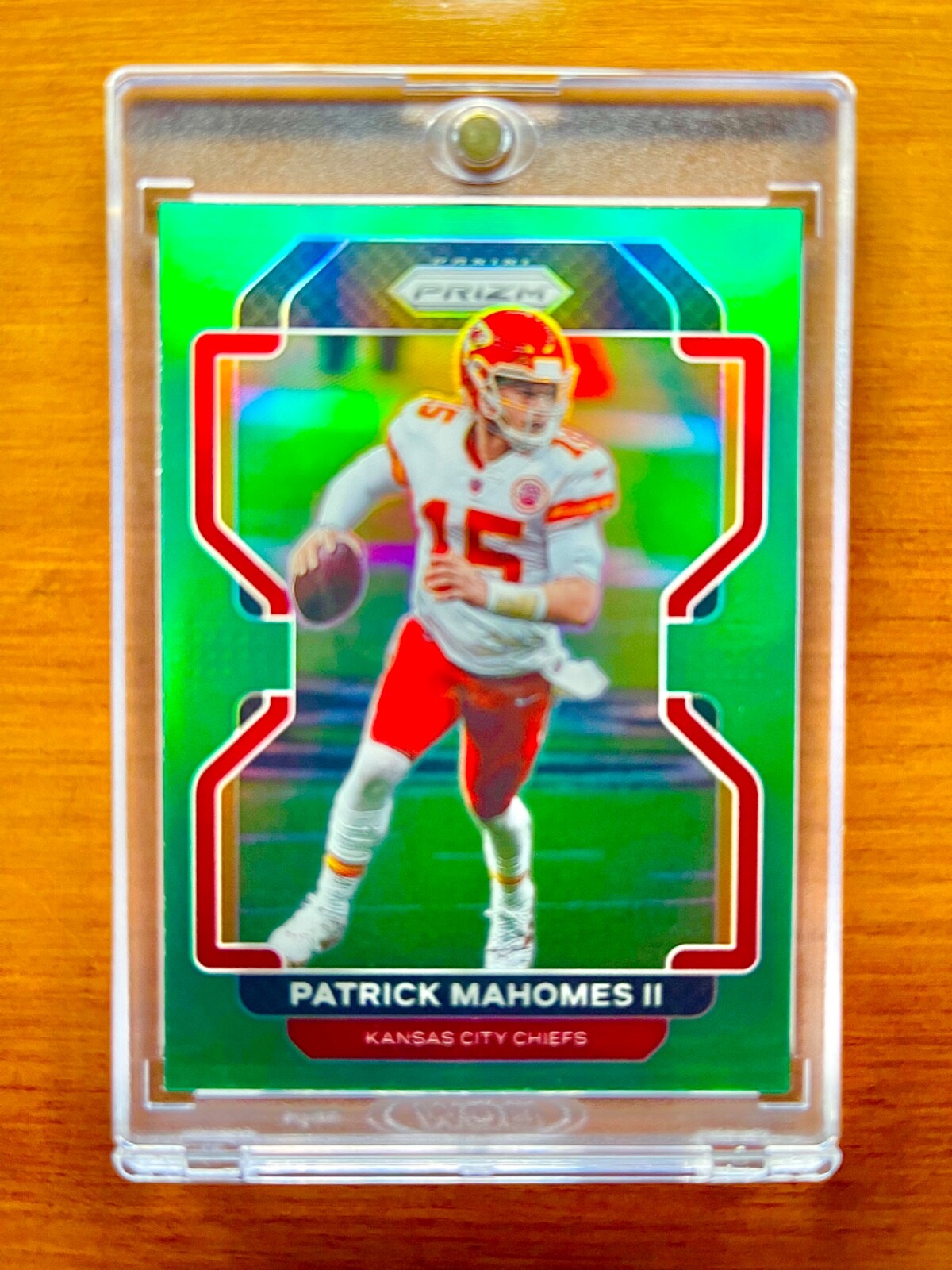 Patrick Mahomes RARE GREEN REFRACTOR INVESTMENT CARD PRIZM SUPER BOWL ...