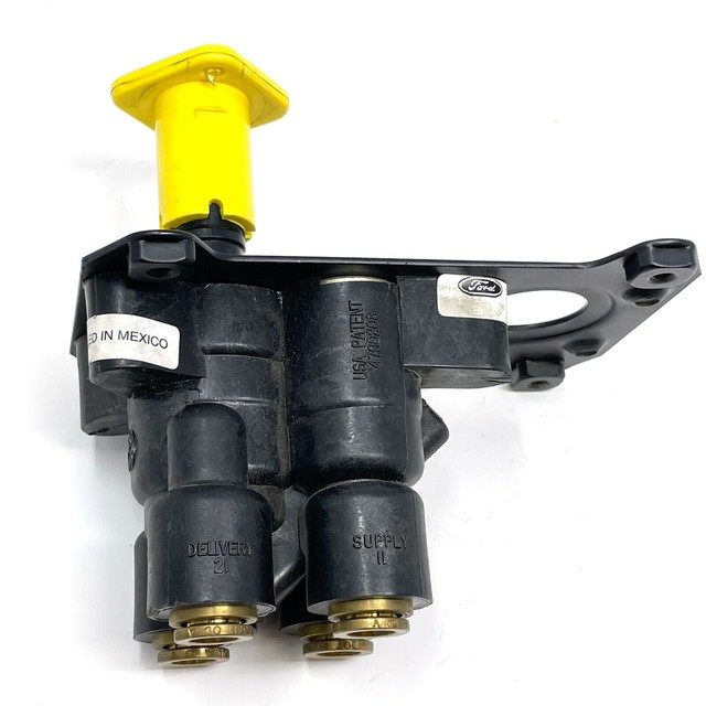 Ford F650 F750 Air Brake Dash Parking Brake Valve Assembly OE F81A ...