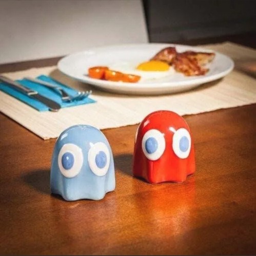 Paladone Pac-Man Salt & Pepper Pots Salt and Pepper Measuring Cap ...