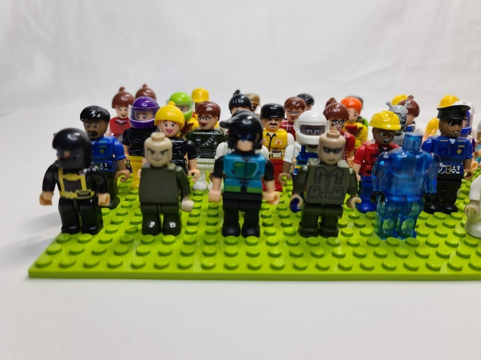 Wilko Blox Figures Bundle Lego Compatible 38 Mini Figures Aliens/Army ...