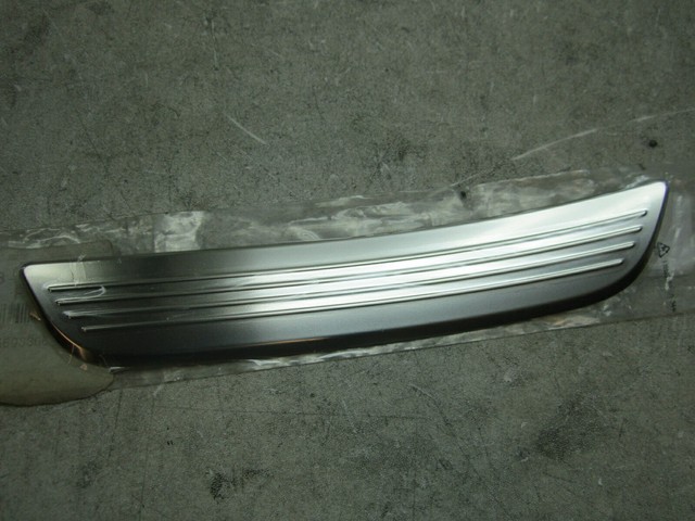 2008-11 MERCEDES C300 Left Front Door Sill Scuff Plate 2046800135 ...