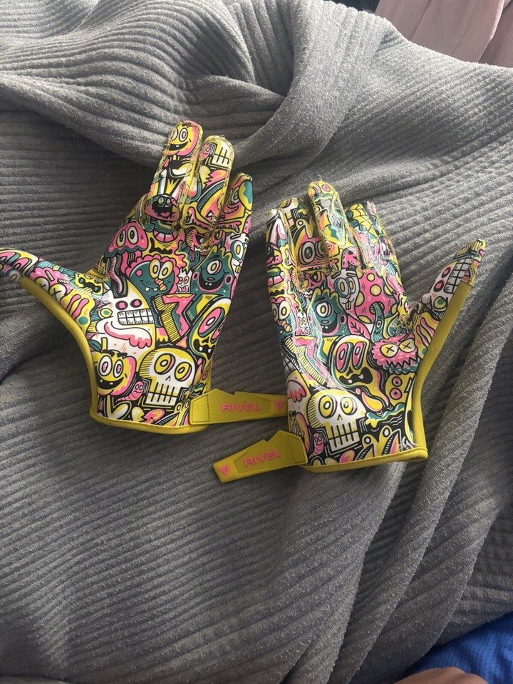 Rivals Football Gloves | eBay