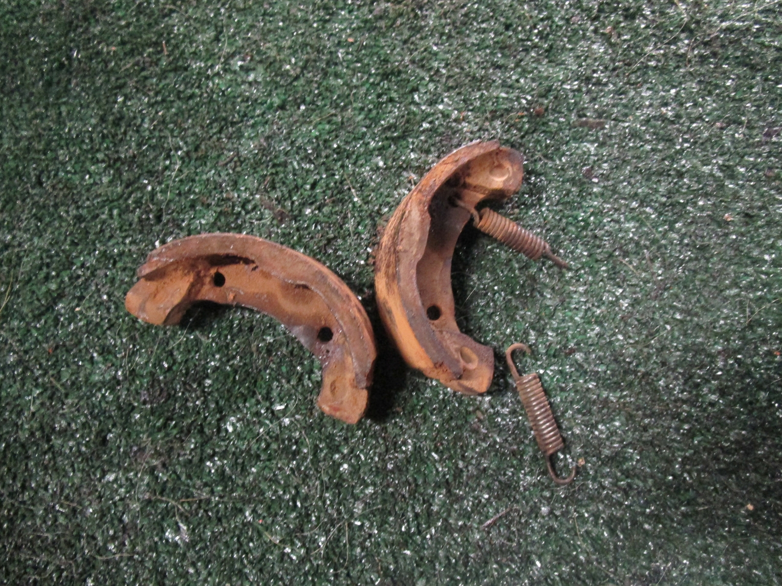 Kubota B6100 B7100 D750 D850 D950 D650 Brake Pad Pads Pair