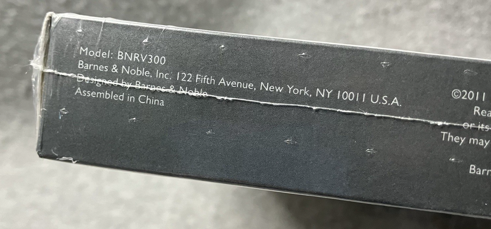 NEW Barnes & Noble Nook Simple Touch Glow light 2GB 6in eReader BNRV300 ...
