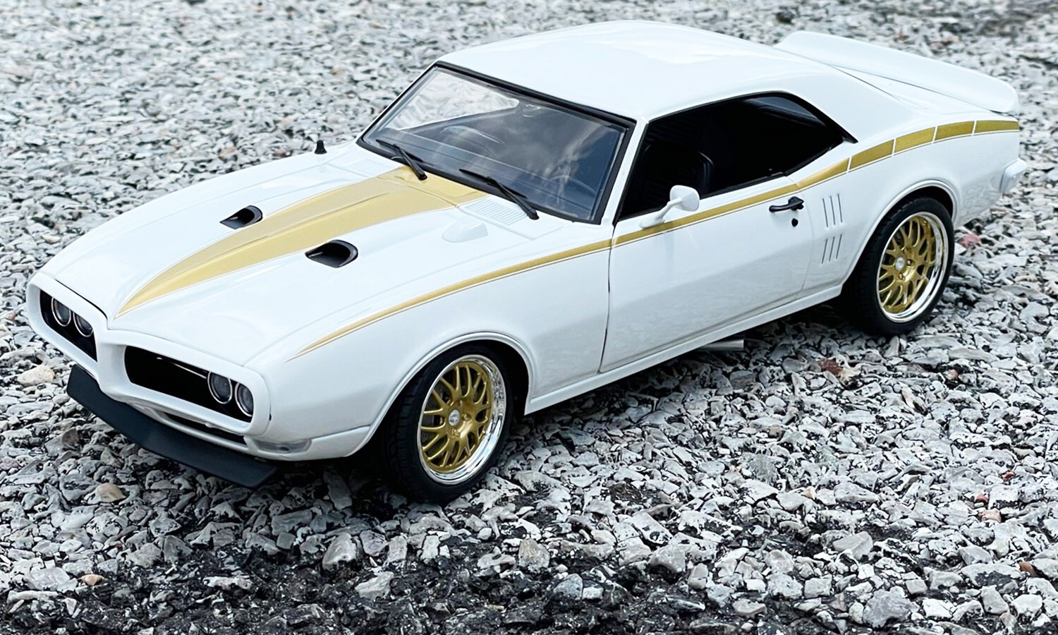 GMP/ACME 1:18 1968 PONTIAC FIREBIRD SF WHITE WITH GOLD 168 MADE ...