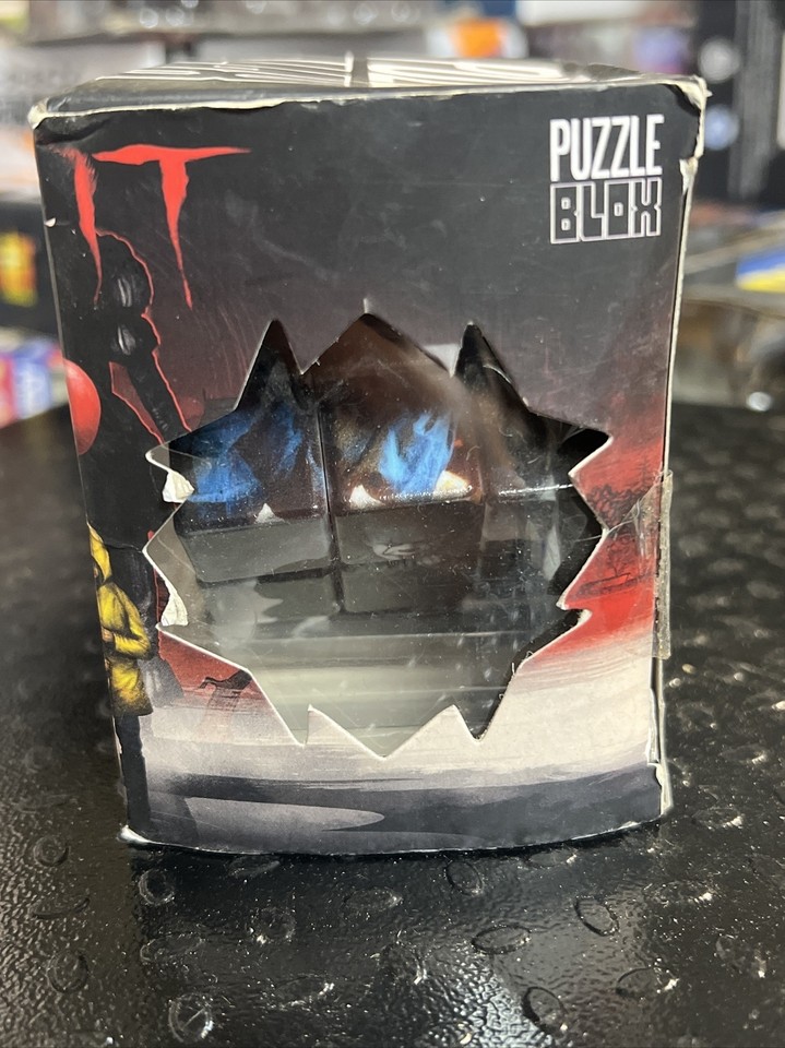 Mezco Toyz Horror Puzzle Blox - Pennywise Puzzle Cube Box - It Movie ...