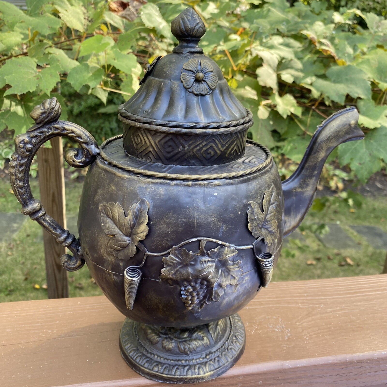 Large Beautiful Tin Aluminum Vintage Style w/ grape Vines design Tea ...