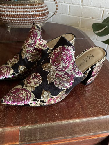 $185 Neiman Marcus Embroidered Asian Victorian Heels Mules Shoes US 9 ...