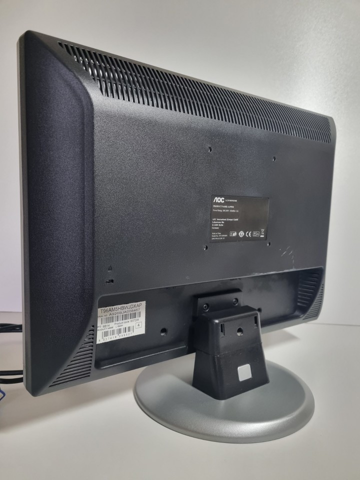 AOC VGA Computer Monitor 19 Inch AOC L19WH LCD with Built in Speakers ...