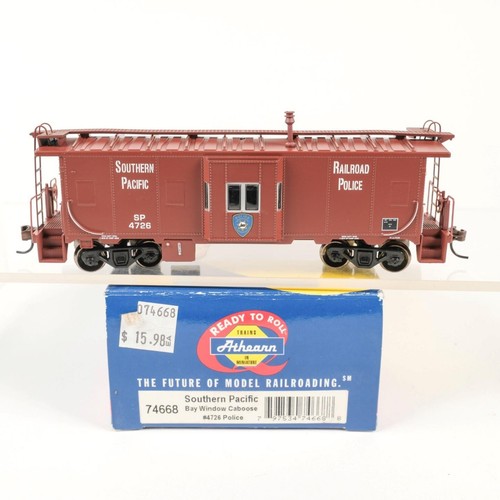 Athearn HO Southern Pacific Railroad Police SP #4726 Bay Window Caboose ...