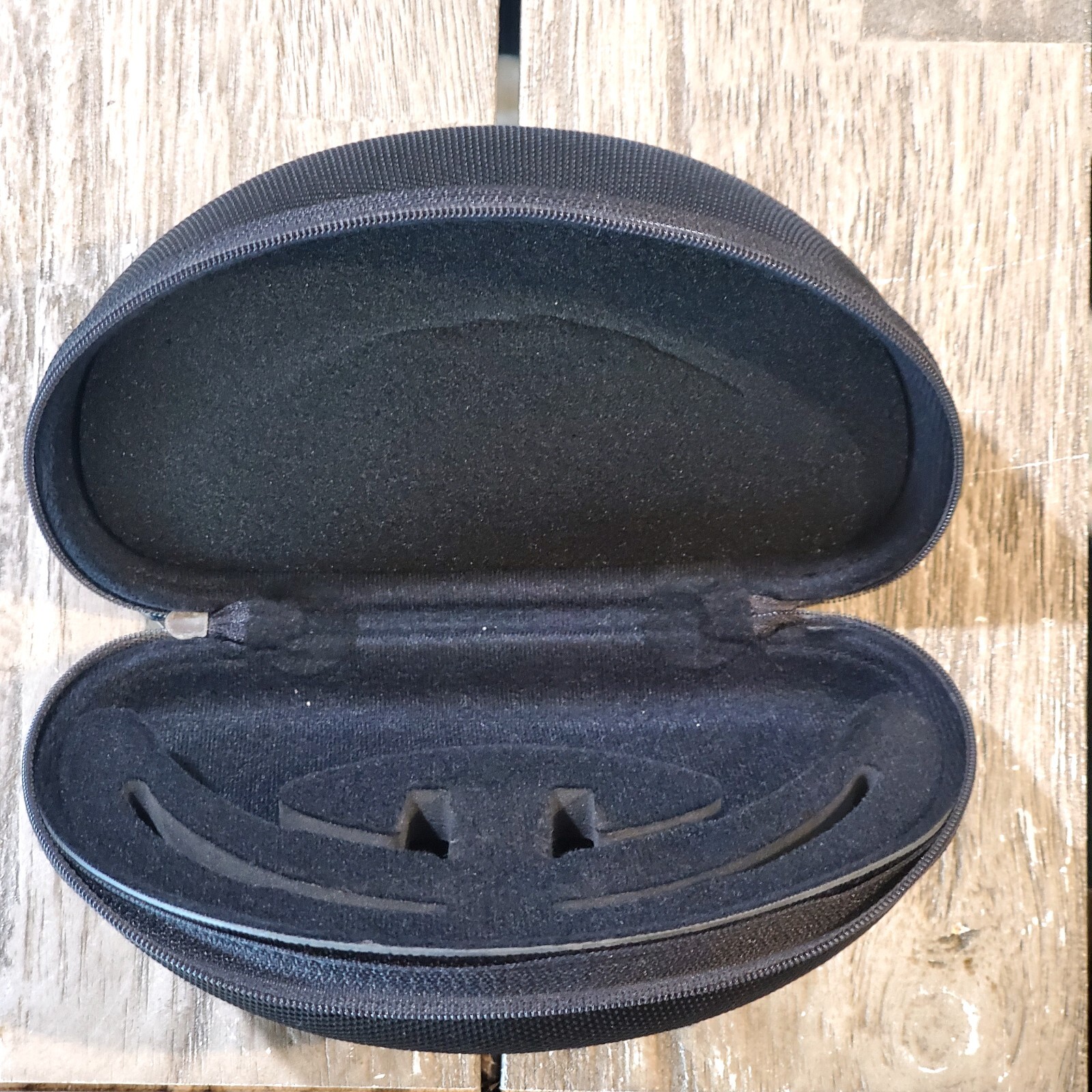 Oakley Sunglass Hard Nylon Zipper Case Black with Foam Insert - Zipper ...