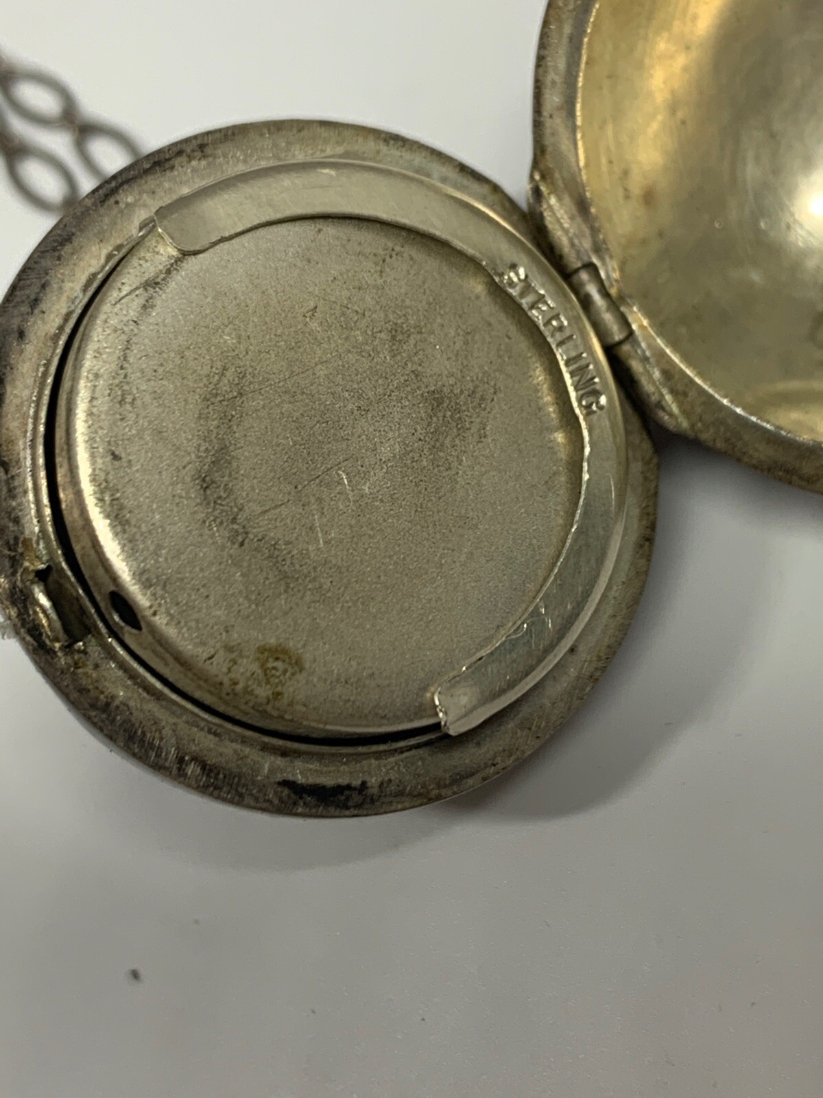 Antique Sterling 925 SOVEREIGN COIN LOCKET or PENDAN… - Gem