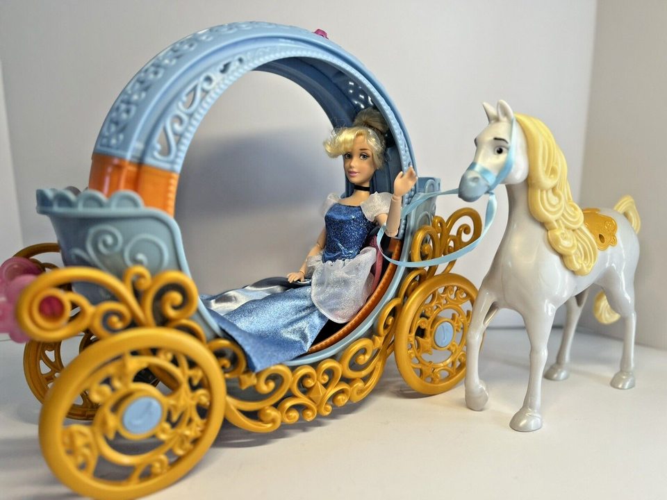 2015 Hasbro Cinderella Transforming Carriage with Horse & Disney Store ...