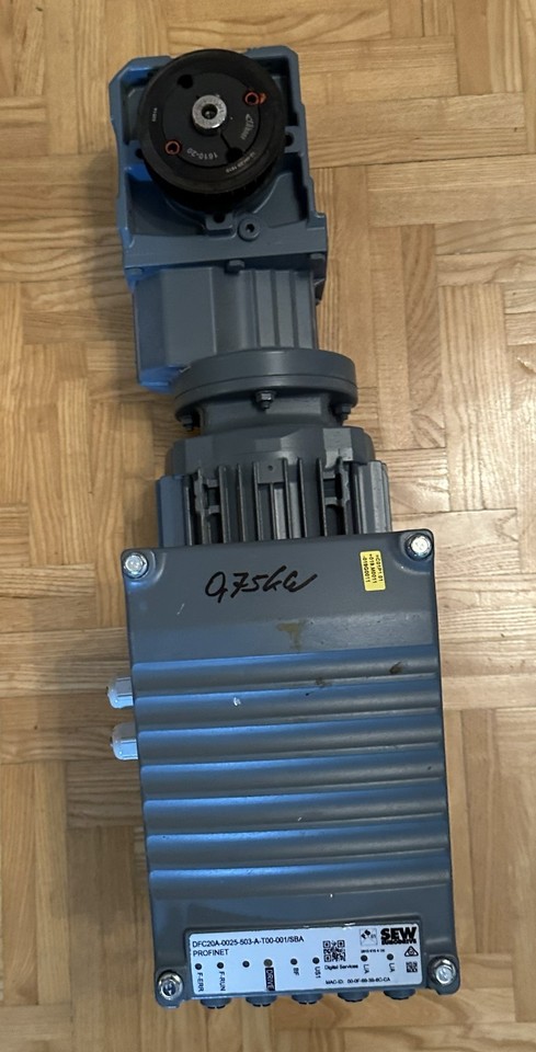 SEW Spiroplan Getriebemotor mit MoviMot Advanced– gear motor 0,75kW 44 ...