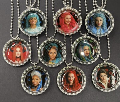 Descendants / The Rise Of The Red /9 Necklaces / Character Set / Party ...