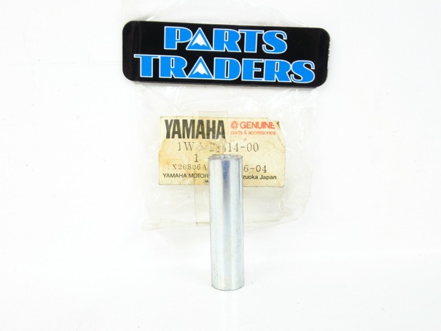 NOS Genuine Yamaha Engine Mount Boss YZ400 YZ 400 YZ400D 1977 1W4-21414 ...