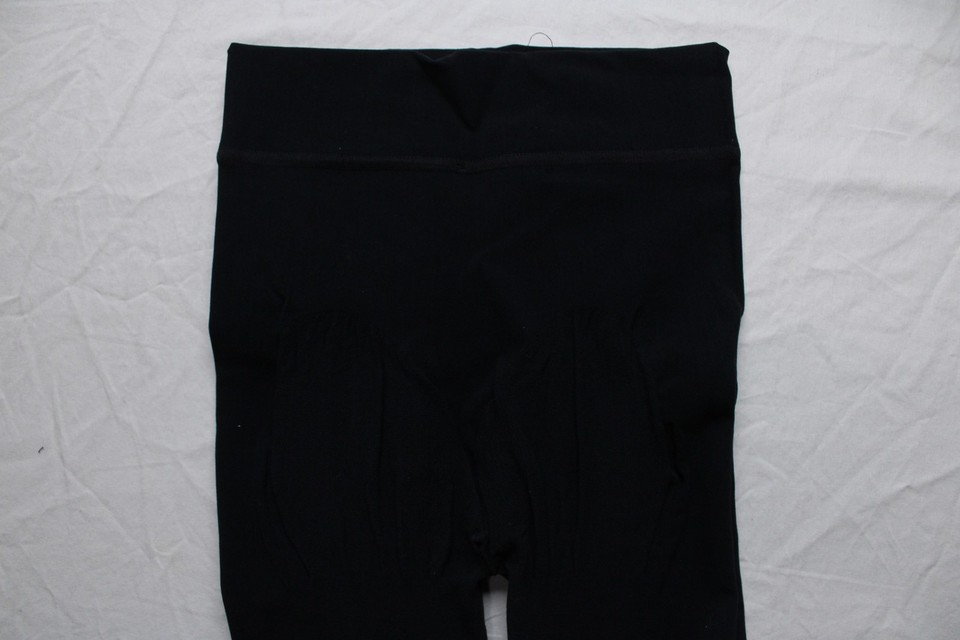 Leonisa Women's Invisible High-Waisted Capri Shaper AC2 Black Medium ...