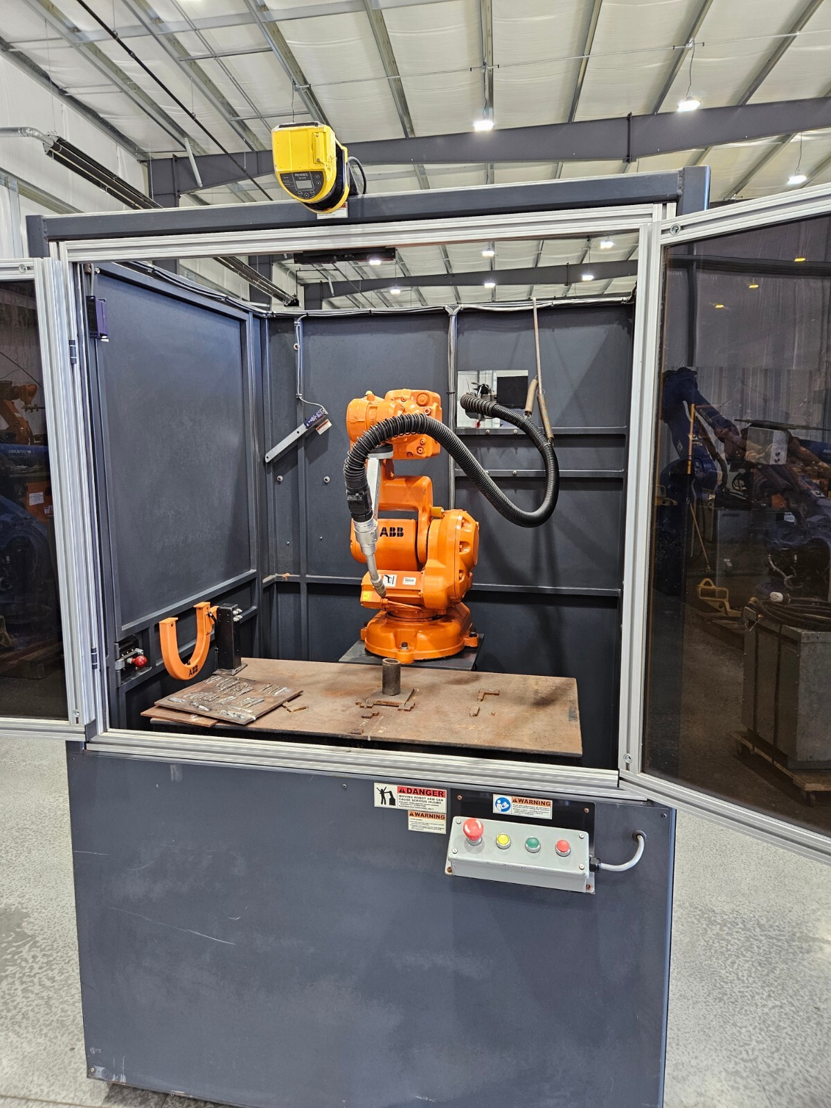 ABB IRB 140 Industrial Robot Weld Cell With IRC5 Controller And Miller ...