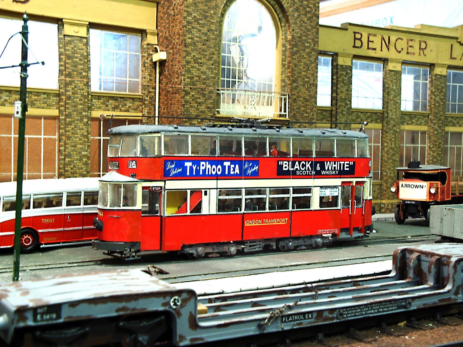 O Gauge LTPB London OR Leeds Feltham streamline tram CARD kit for 0 ...