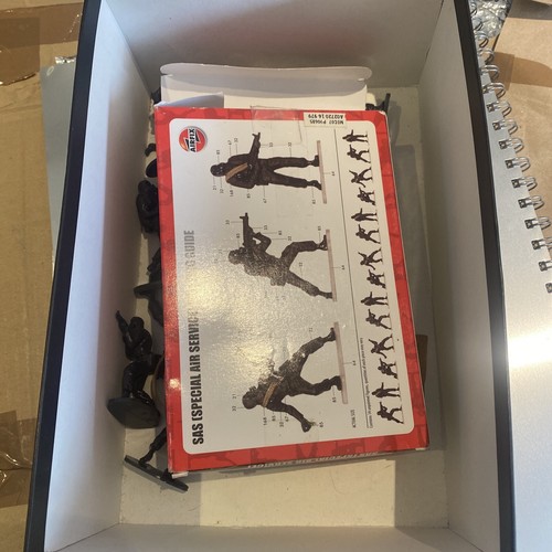 Airfix Model Kit - SAS Special Air Service Soldiers - A02720 1 32 Scale ...