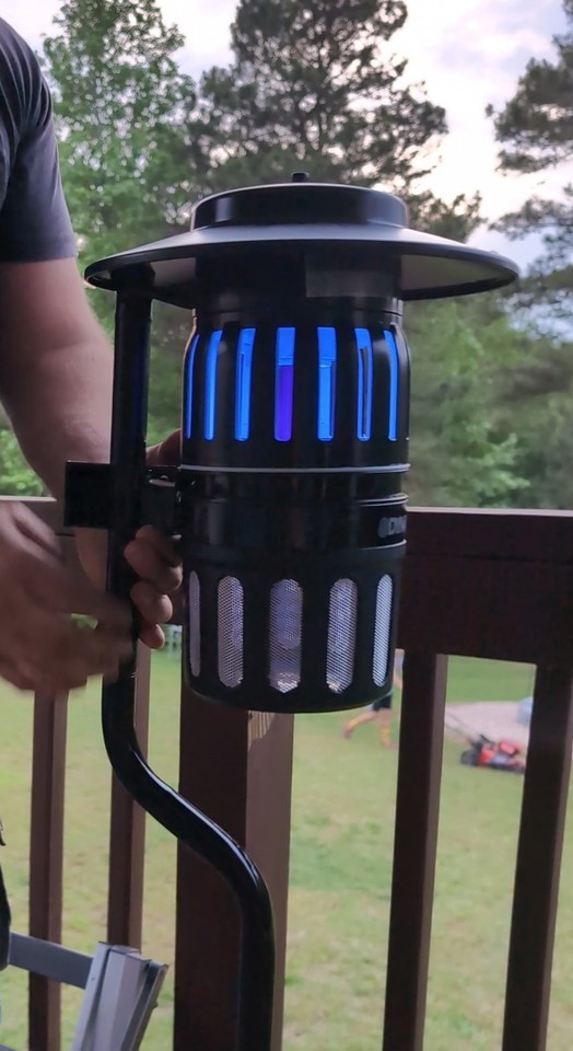 Insect Trap Dynatrap Model DT1200SR With Stand Base And Pole Electric ...