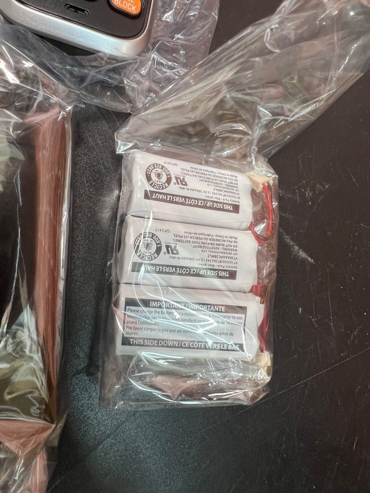 AT&T BL102-3 DECT 6.0 Cordless Phone 3-Handset System with Answering ...