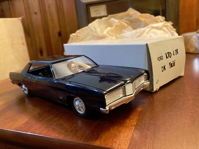 1970 Ford LTD 4 Dr. - AMT 1/25th scale plastic promotional model in ...