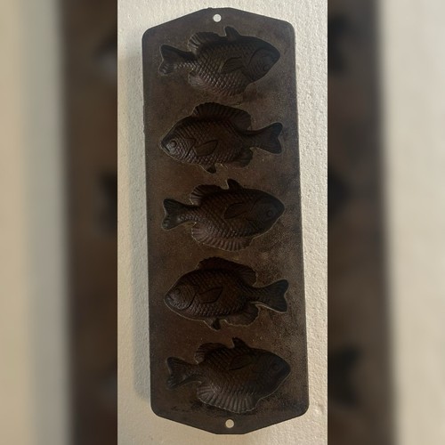 Vintage Lodge Cast Iron Fish Mold Pan Perch Cornbread Muffin ...