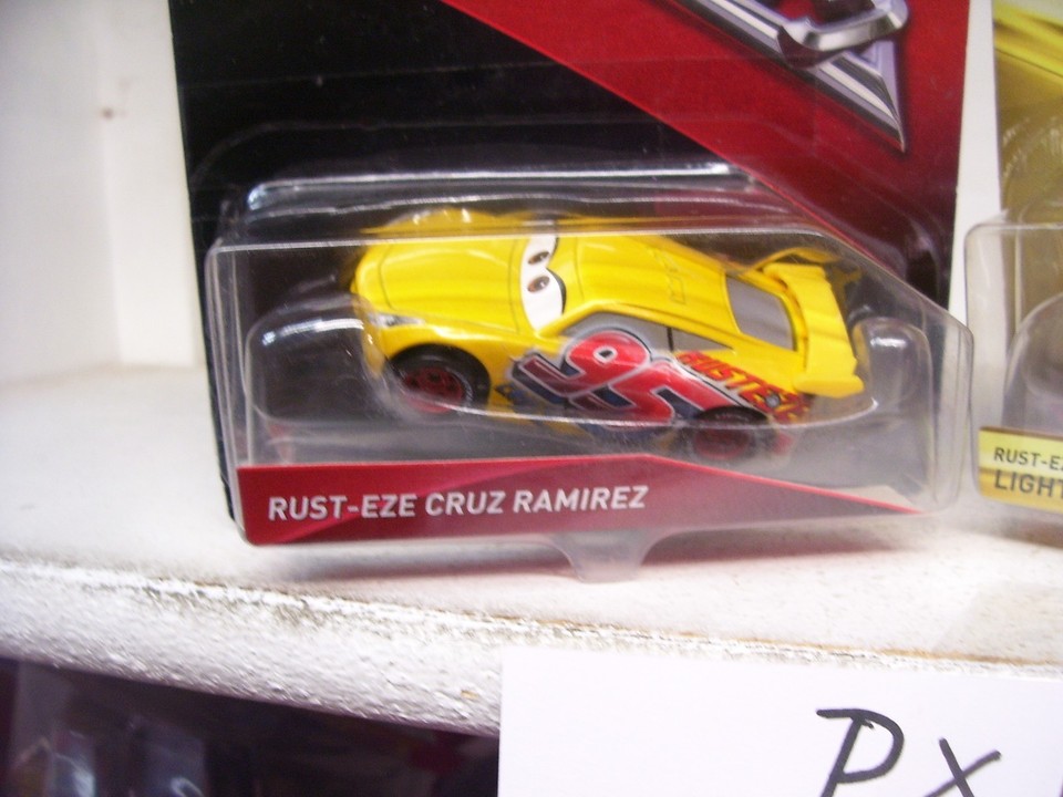 DISNEY PIXAR CARS RUST-EZE CRUZ RAMIREZ/ RUST-EZE CENTER MCQUEEN CARS 3 ...