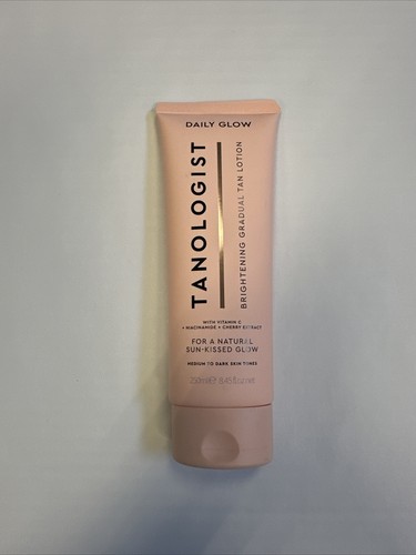 TANOLOGIST BRIGHTENING GRADUAL TAN LOTION MEDIUM TO DARK SKIN TONES 8. ...