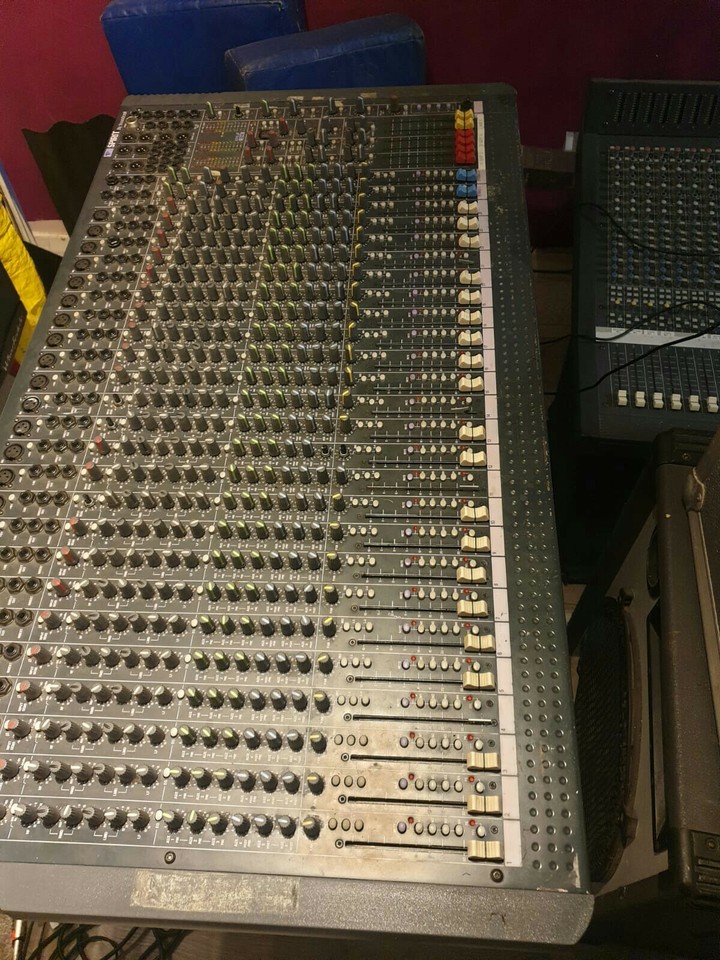 Soundcraft Spirit Live 4/2 Stereo 16 Channel Audio Mixer Mixing Desk ...