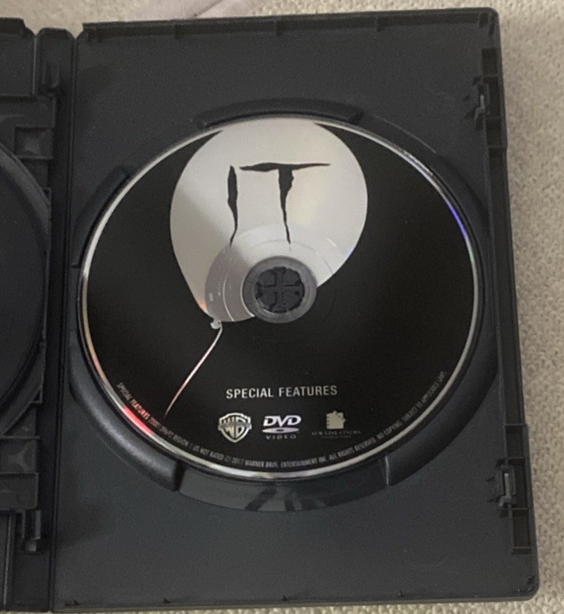 IT, 2-Disc Collection DVD 2017 Stephen King Horror Like New | eBay