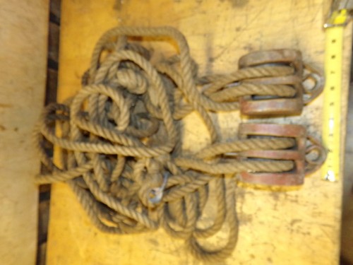 PAIR VINTAGE/ANTIQUE FARM BARN DOUBLE PULLEY WOOD BLOCK & TACKLE W/ROPE ...