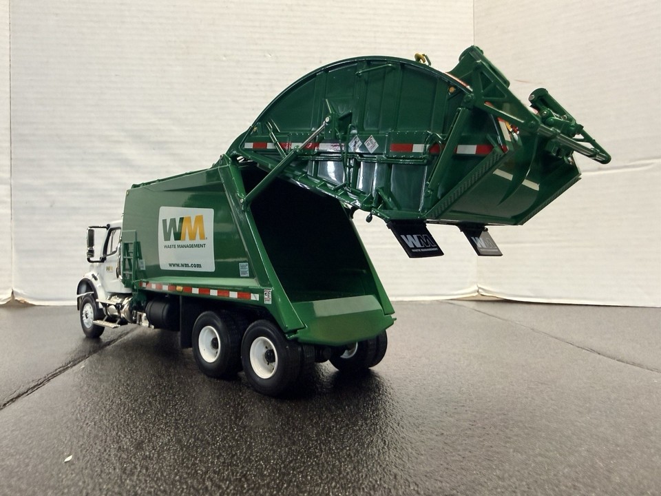 First Gear 1/34 Scale Freightliner Rear-end Loader Waste Management | eBay