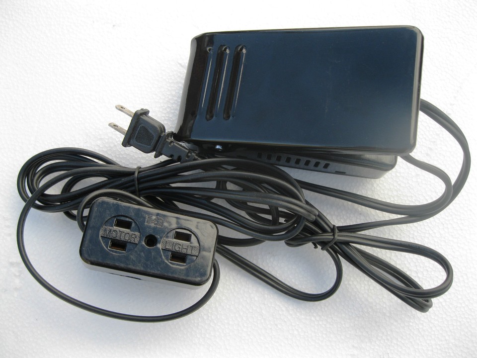 UNIVERSAL HOME SEWING MACHINE FOOT CONTROL PEDAL W/LIGHT & MOTOR FC143 ...