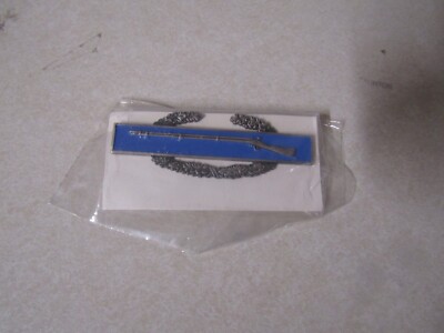 MILITARY INSIGNIA BADGE REGULATION SIZE NIP COMBAT INFANTRYMAN ARMY 1ST ...