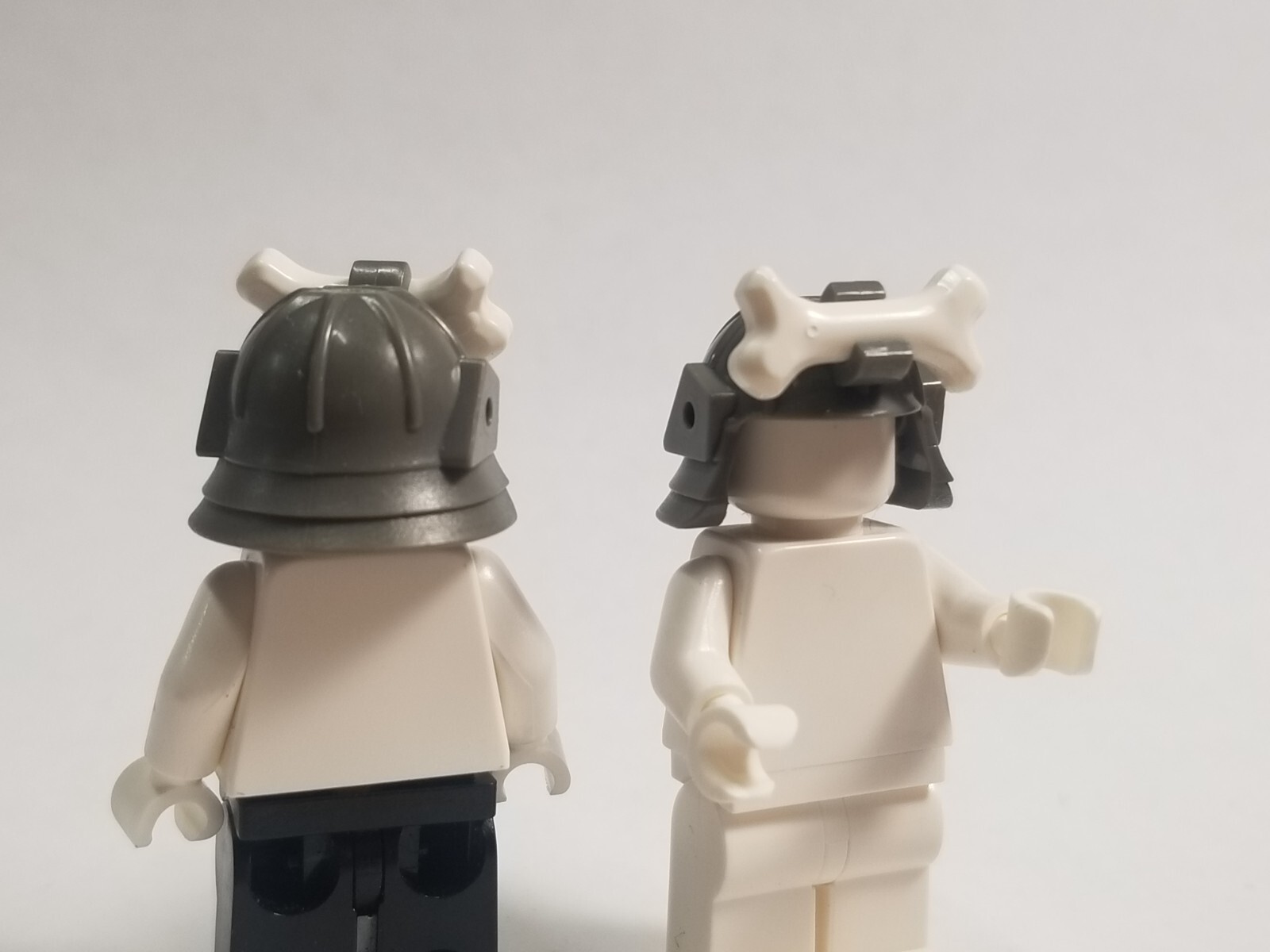 LEGO Minifigure Dark Gray Samurai Battle Helmet FREE BONE NINJAGO Ninja ...