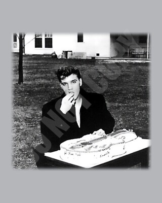 Elvis Presley Eating His Birthday Cake 8x10 Photo | eBay