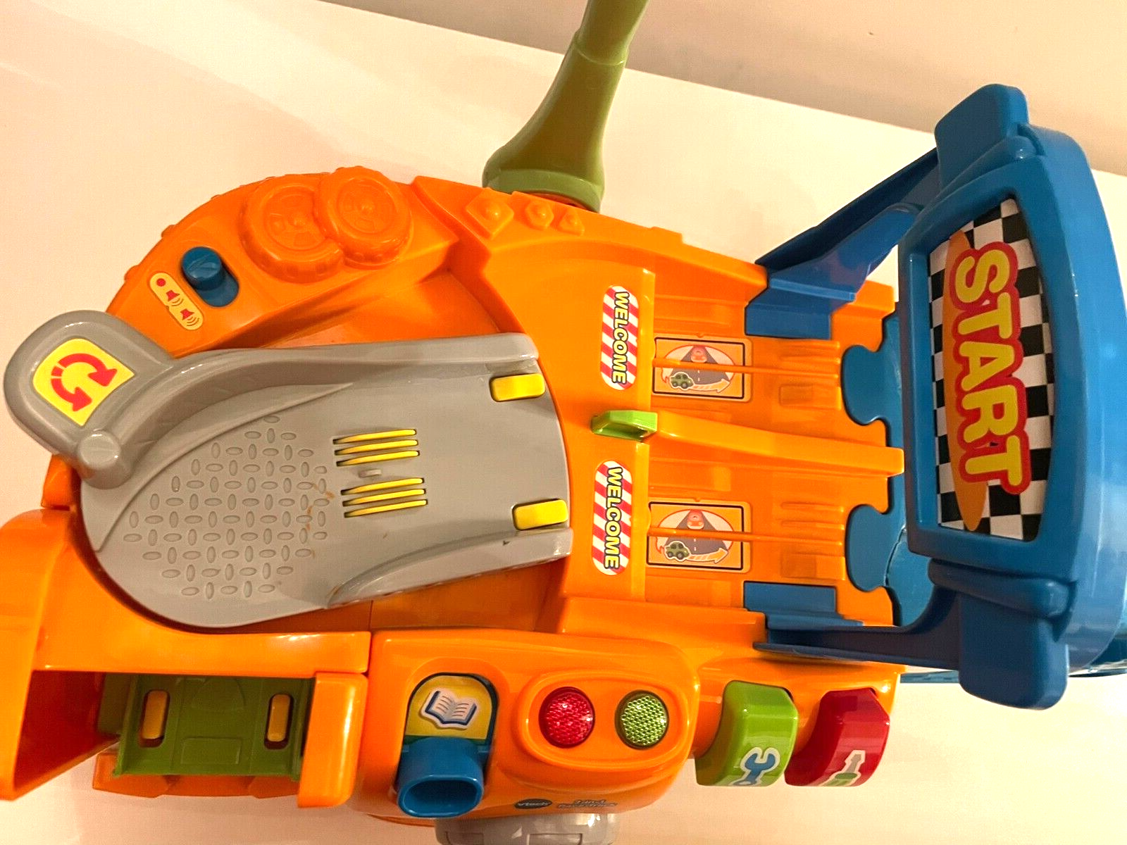 VTECH Go! Go! Smart Wheels 2-in-1 Race Track Playset Complete with 2 ...