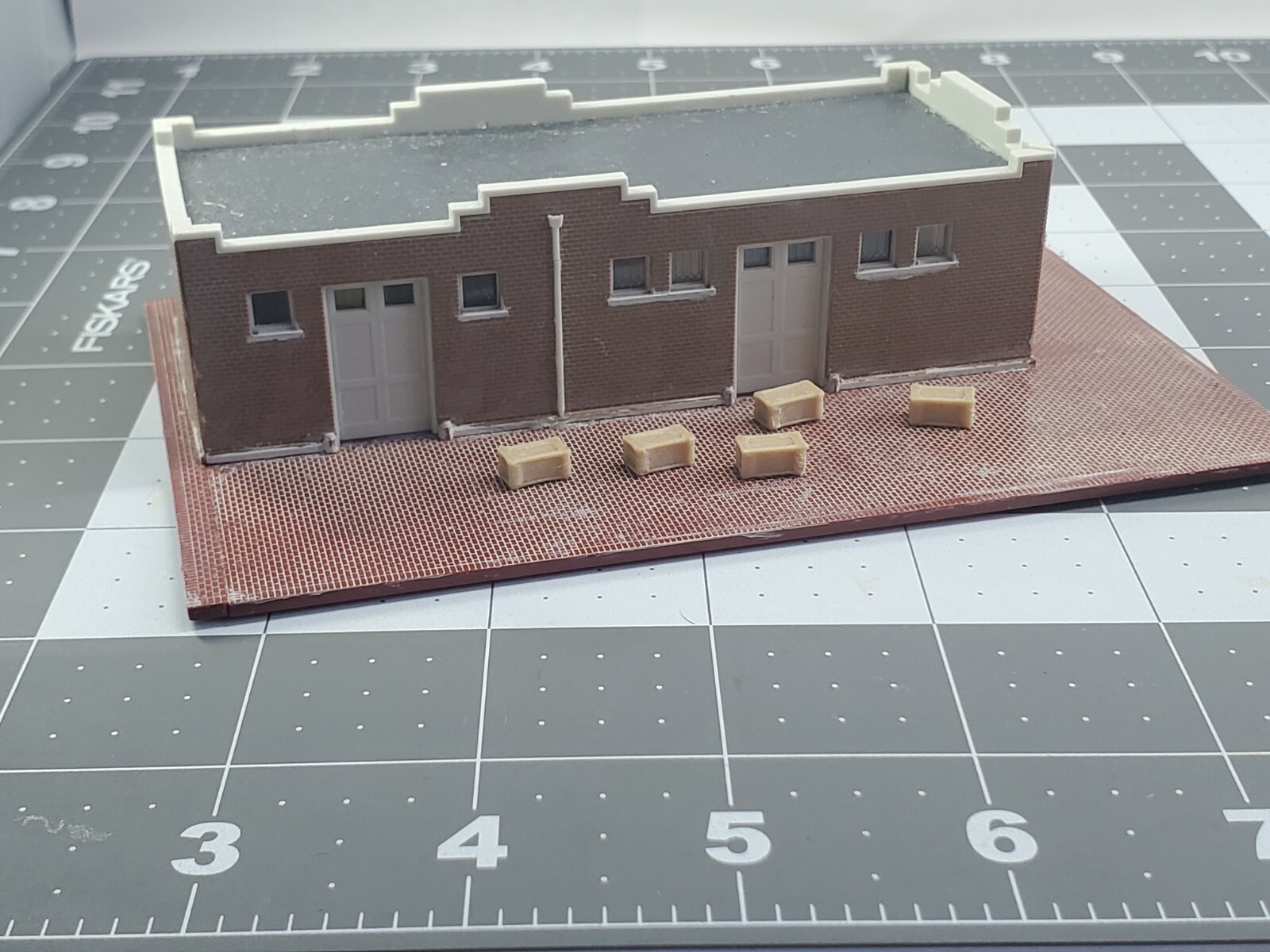 3D printed N scale WOOD 2x4 crate. All pieces are printed w/ wood ...