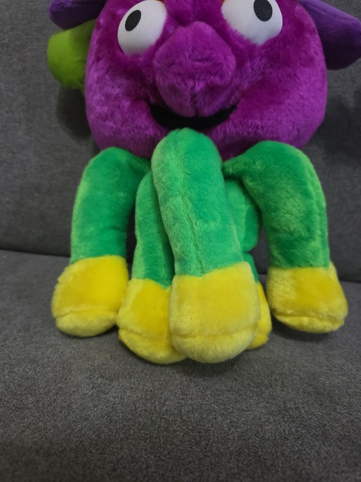 HTF Hi-5 High Five purple green 18” Hand Puppet Plush Stuffed Toy Very ...