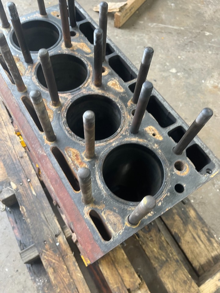 1969 International IH 3514 Tractor Engine Block 3055003R2 D239 | eBay