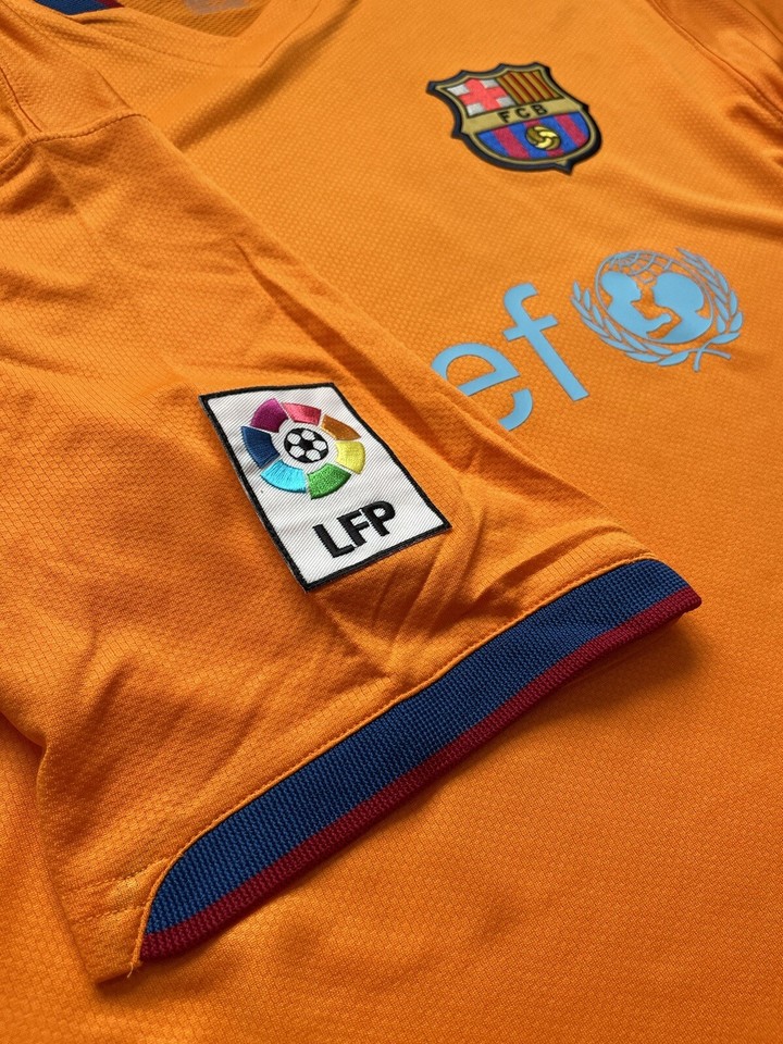 2006/07 Barcelona Away Jersey #19 Messi Large Nike Soccer UNICEF ...