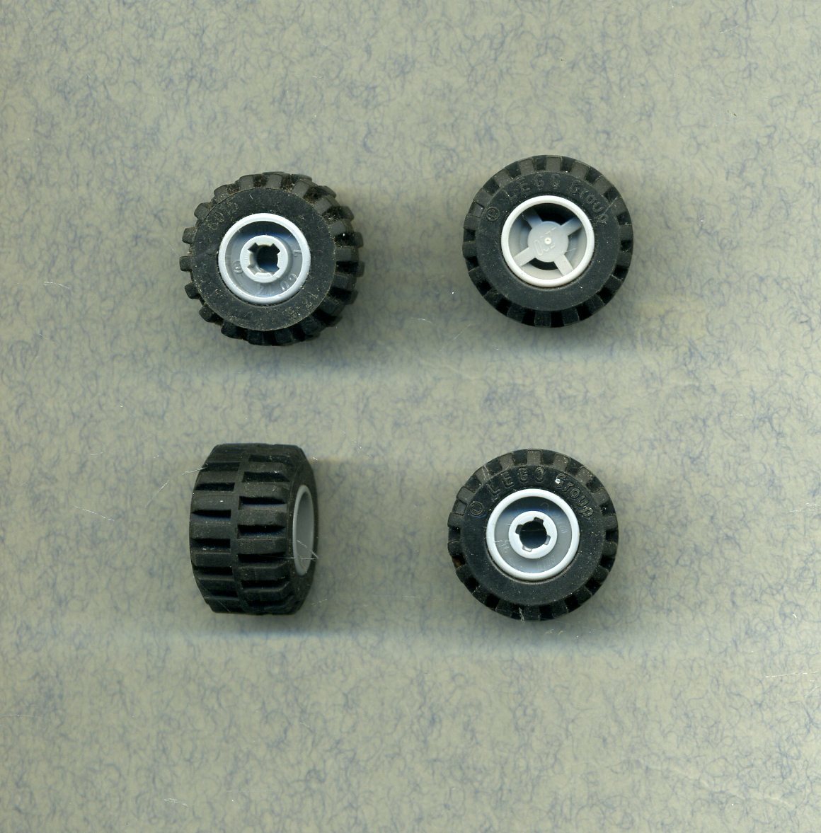 Lego--Reifen - 6015--Mit Felge -- Mit Kerbe - Grau - 6014b - 4 Stück ...