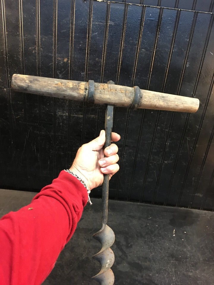 Antique T-Handle Wood Auger Hand Drill From The 1800s LG 2.IN 19IN DEEP ...